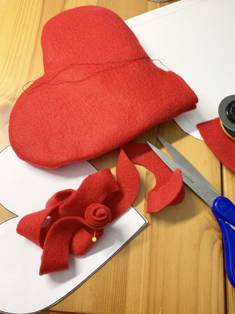 How to Make a Heart with Mini Rosettes