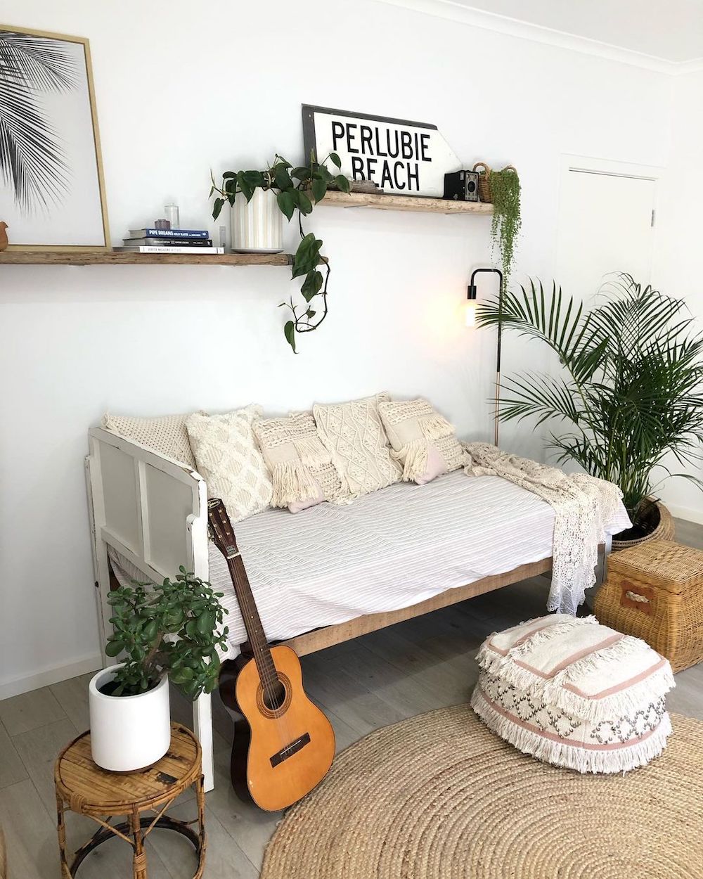 19 Ways to Style a Coastal Daybed