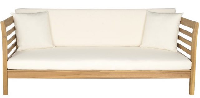 15 Best Coastal Daybeds for a Beach House