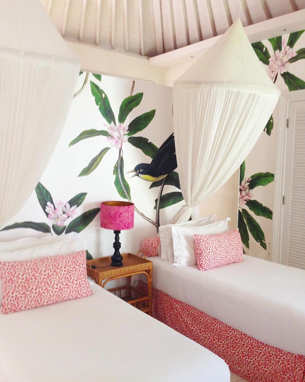 28 Most Inspiring Coastal Pink Styling Ideas for Today’s Homes