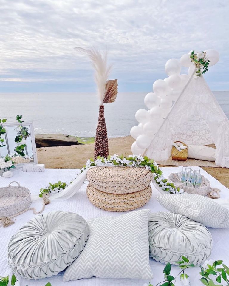 19 Most Inspiring Pouf Styling Ideas to Use Today