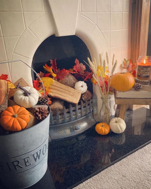 23 Most Inspiring Fall Vignette Styling Ideas to Style This Season