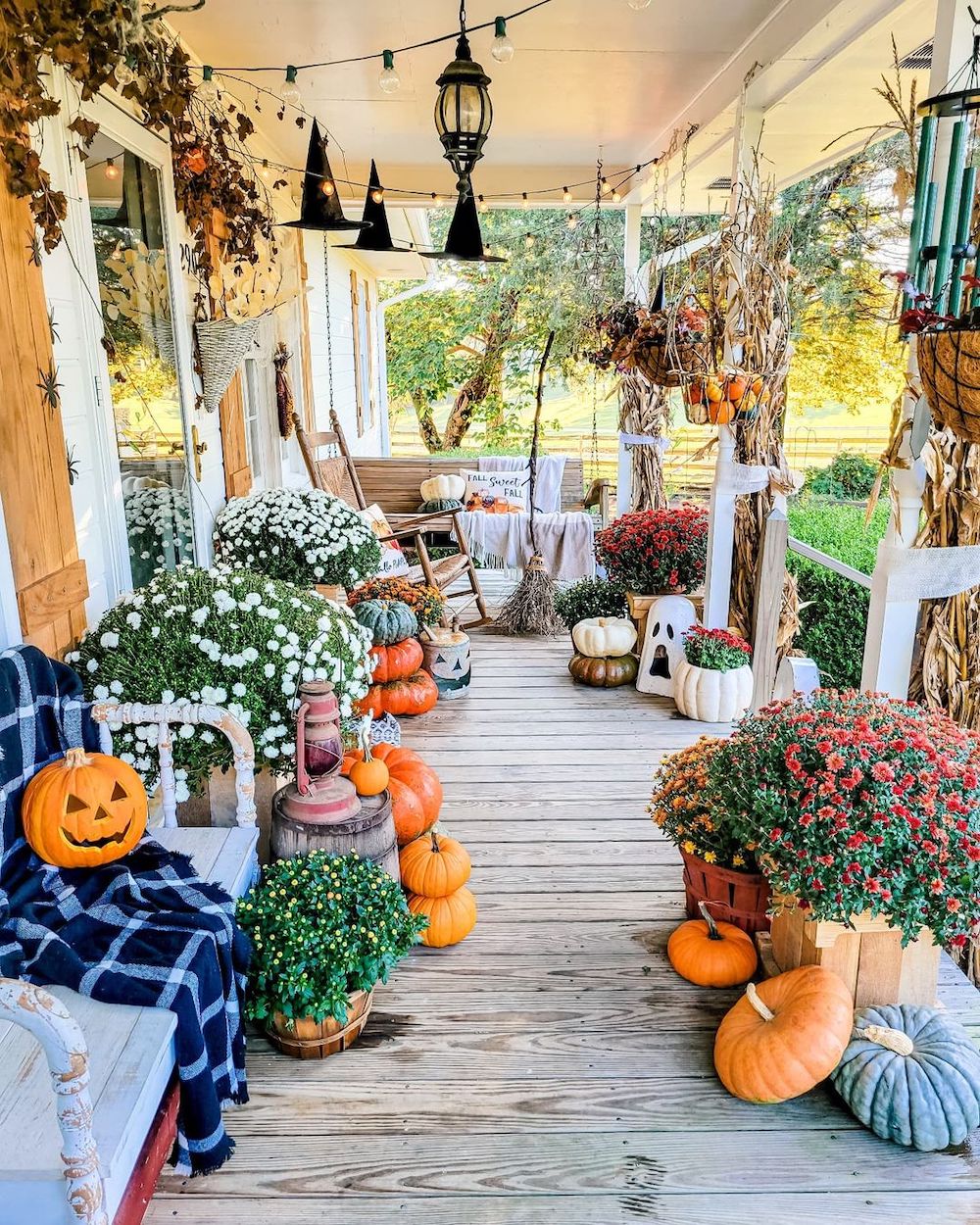 35 Most Inspiring Fall Porch Styling Ideas to Celebrate the Season