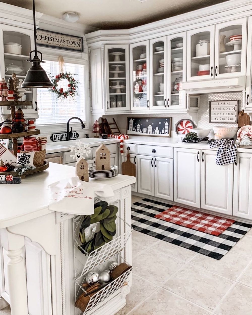 23 Christmas Kitchen Decor Ideas You’ll Love!