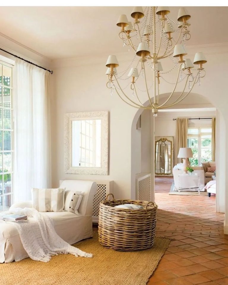 16 Chaise Lounge Decor Ideas for Relaxing