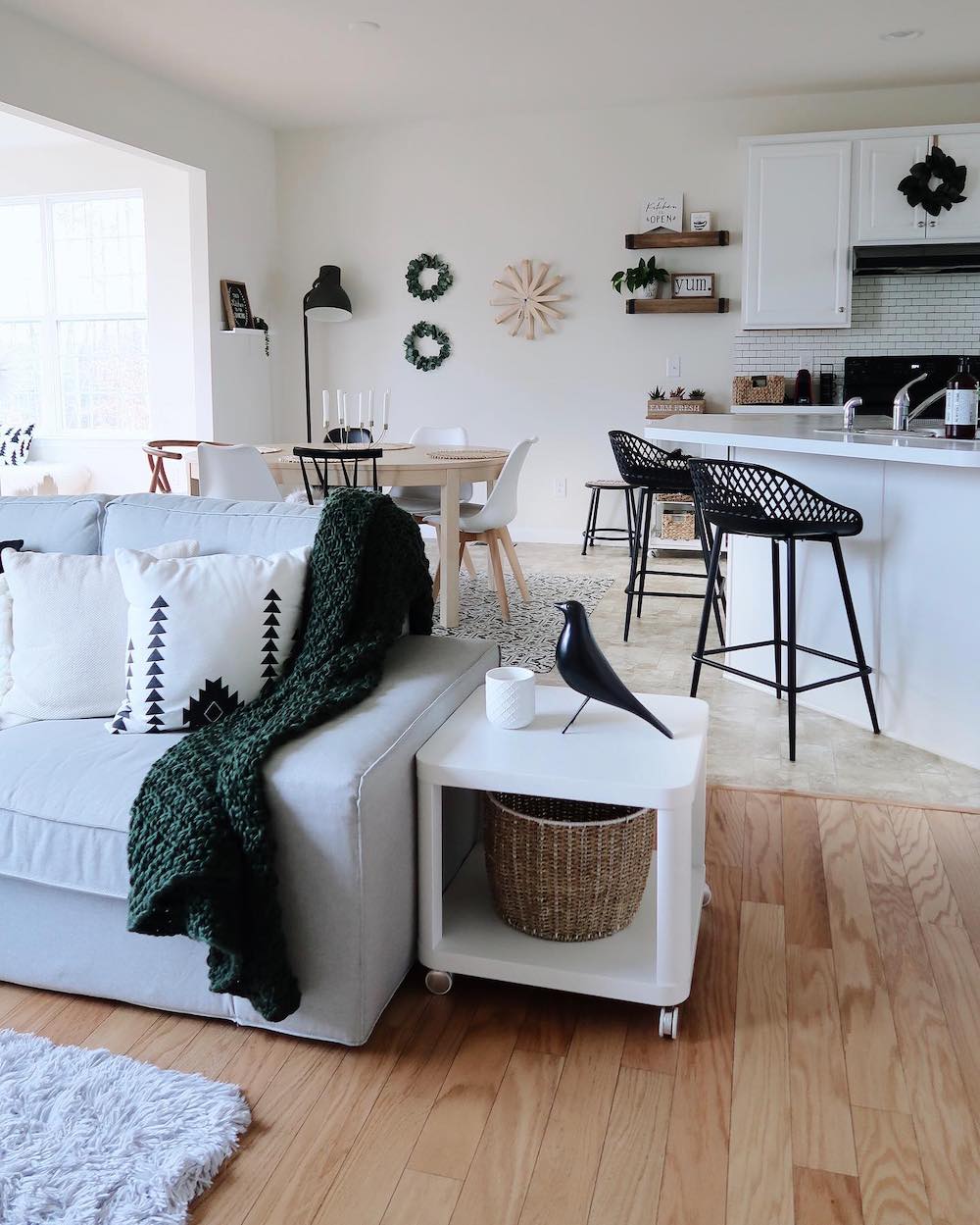 14 Neutral End Table Ideas with Amazing Style