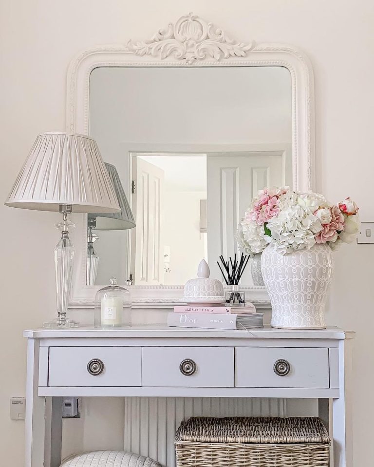 16 Neutral Mirror Decor Ideas for a Brighter Room