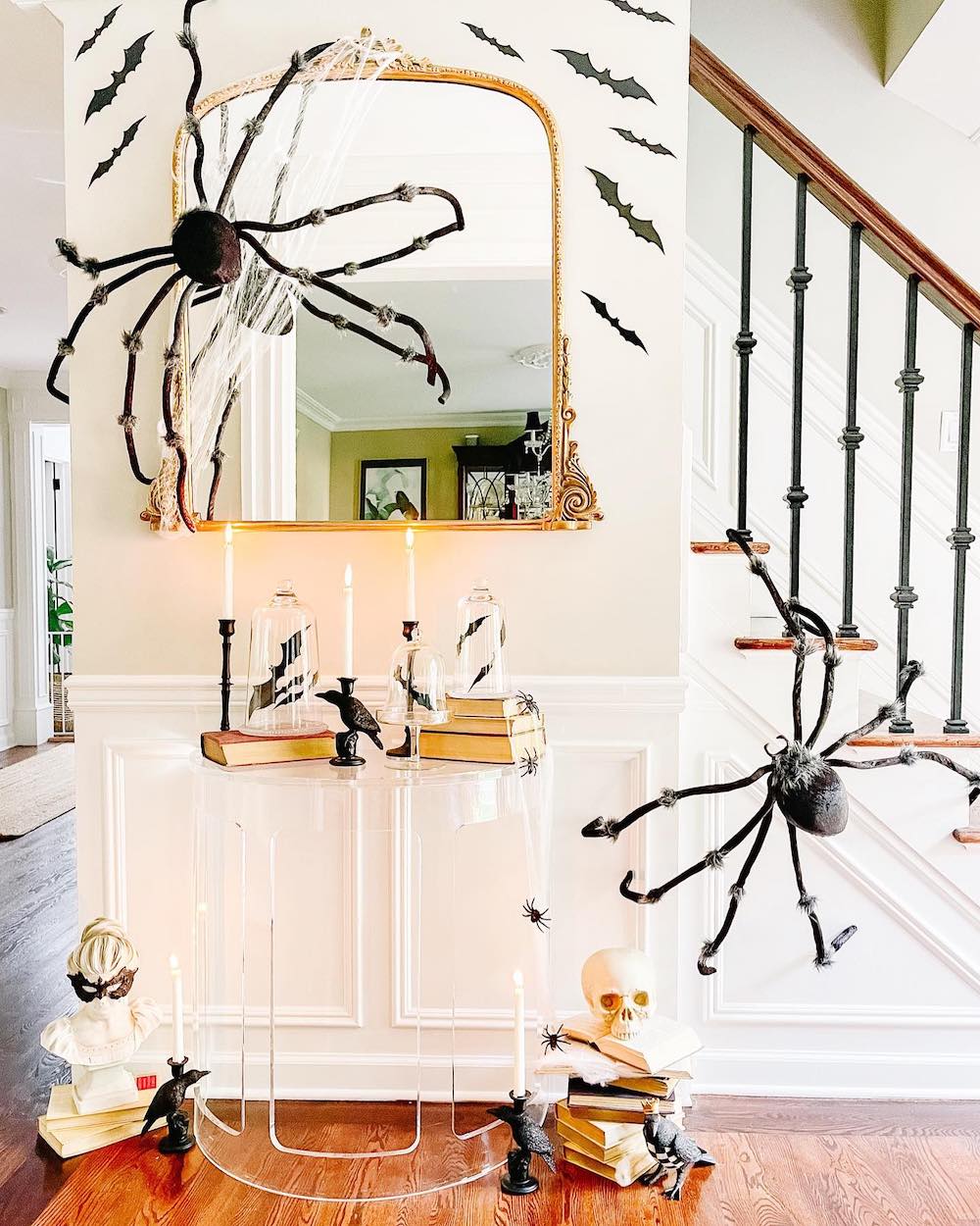 16 Spooky Halloween Entryway Decor Ideas