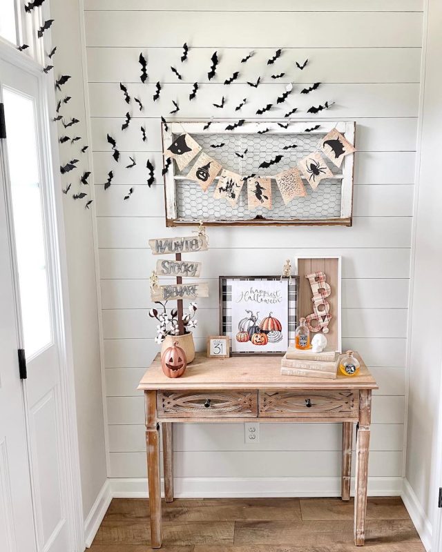 17 Spooky DIY Halloween Decor Ideas