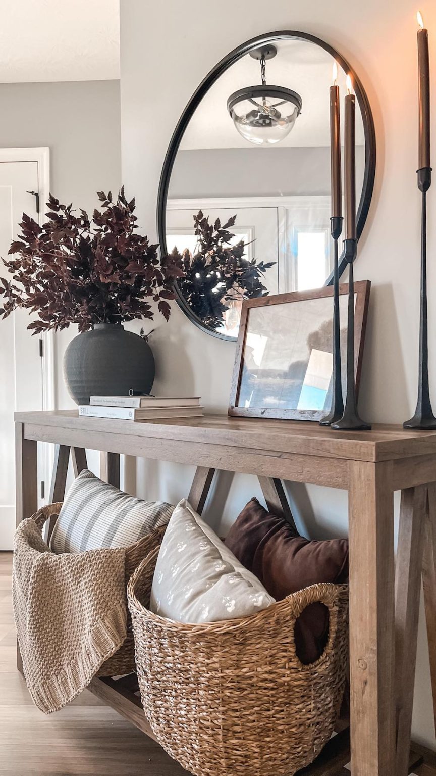 23 Fall Farmhouse Entryway Ideas that Extend a Warm Welcome