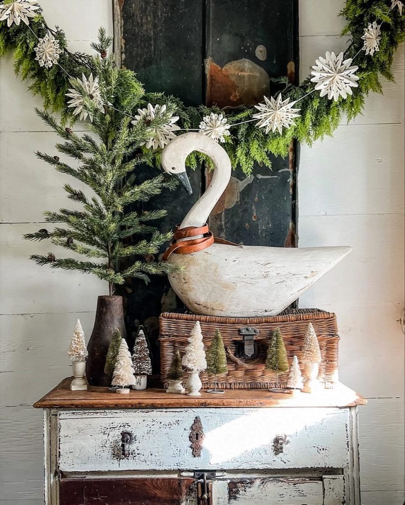 12 Neutral Vintage Christmas Vignette Neutral Vintage Christmas Vignette